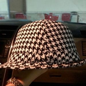 Claire's | Accessories | Black And White Shark Tooth Hat | Poshmark